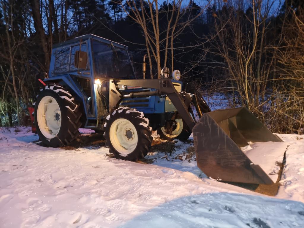 Iseki Te 4450F med laster - MVA FRITT | Landbruksauksjon.no